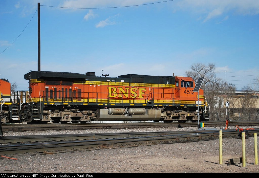 BNSF 4512